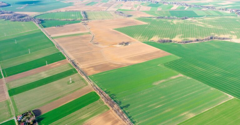 How To Integrate Technology in Farmland Management | Midwest Land ...