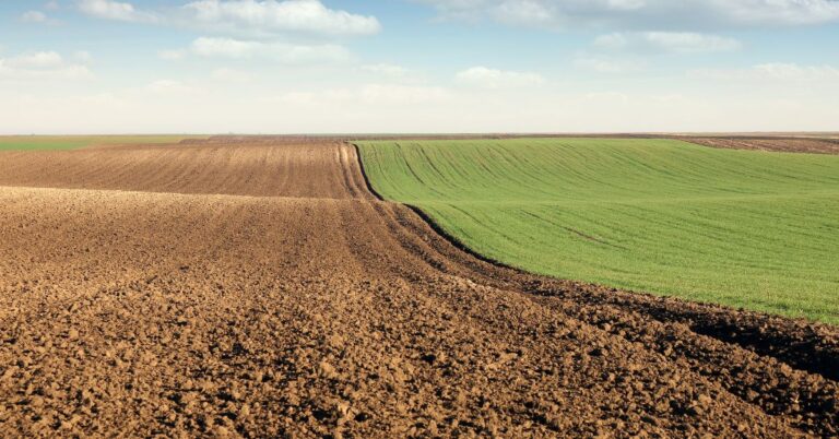 How To Integrate Technology in Farmland Management | Midwest Land ...